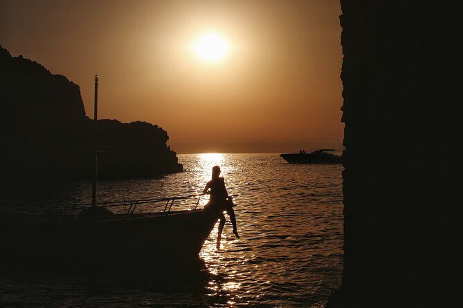 Private Tour of Capri by Boat at Sunset with Aperitif - Unpacking the Itinerary: What Does the Tour Cover?