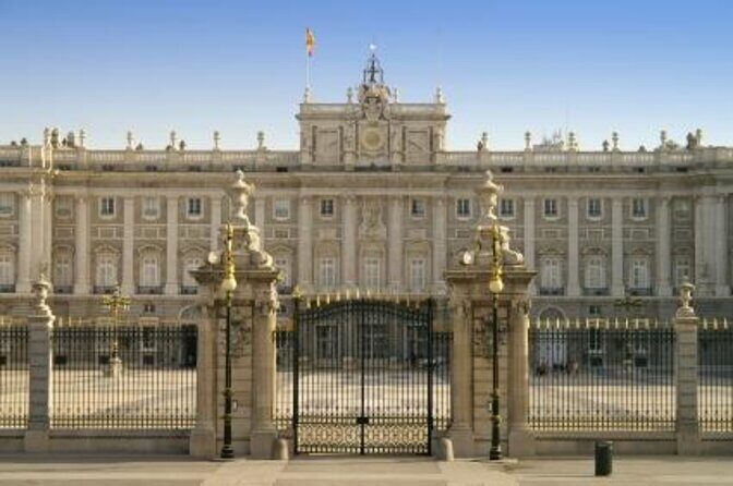 Private tour of the royal palace, private guide, fast entrance and pick up at the hotel. - Who Will Love This Tour?