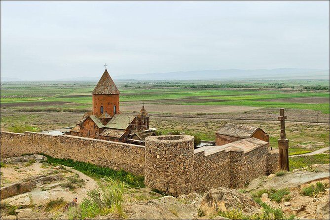 Private tour to Khor Virap, Noravank, ancient Birds-Cave, Hin Areni wine factory - The Experience: Pros and Cons