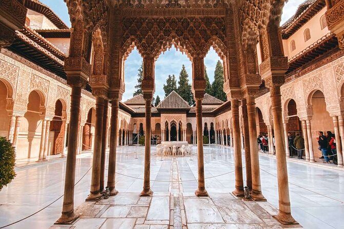 Private Tour to La Alhambra de Granada from Malaga - Practical Tips for a Smooth Day