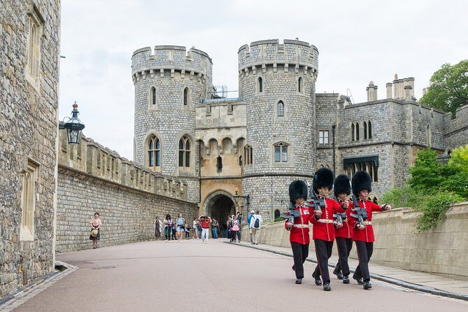 Private Tour to Stonehenge and Windsor Castle - What’s Included & What’s Not