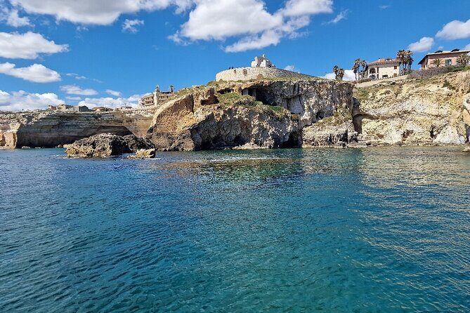 Private tour with fish products and full beverage. - The Food & Beverages: A Seafood Feast at Sea