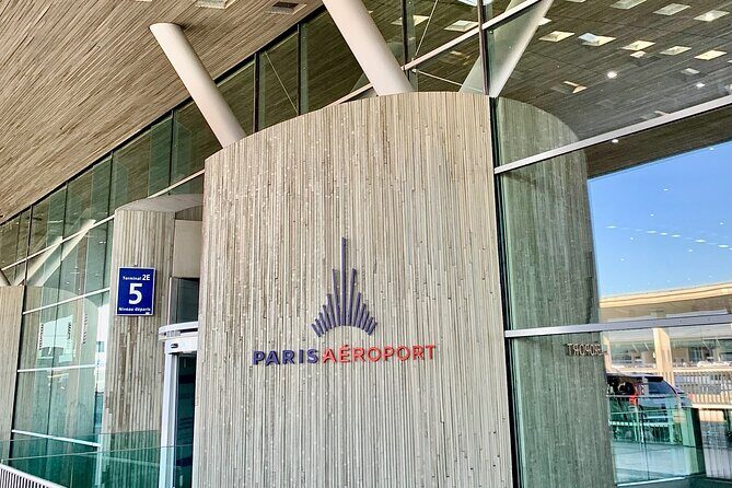 Private Transfer CDG Airport  Paris - One way - Who Should Consider This Service?