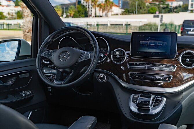 Private Transfer Dubrovnik Airport to Accommodation in Dubrovnik - The Journey and the Vehicle