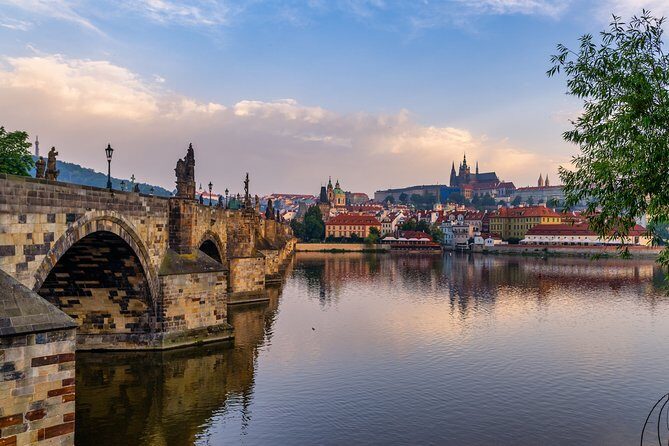 Private Transfer from Berlin to Prague with 2h of Sightseeing - The Itinerary: What to Expect
