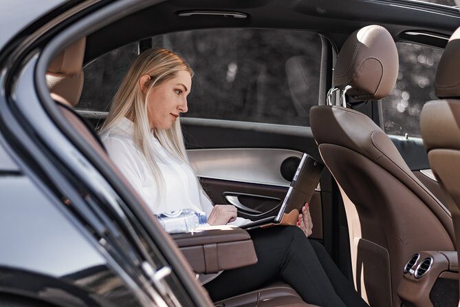 Private transfer from BRU Airport to Brussels city with luxury limousine 3 pax - An In-Depth Look at the Transfer Experience