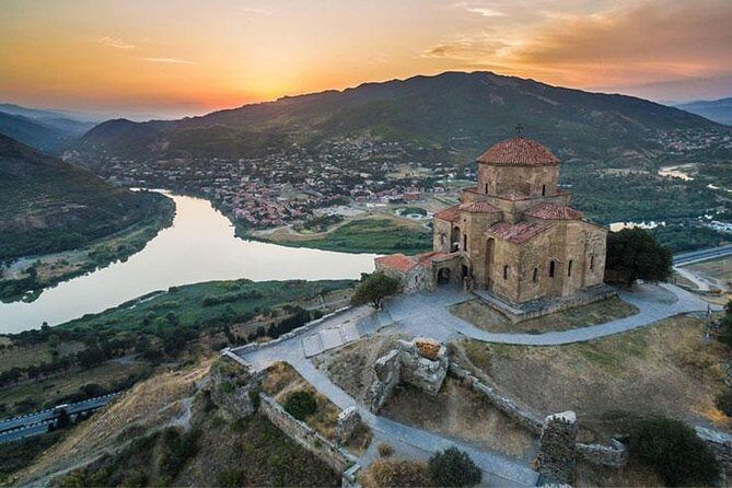 Private Transfer from Georgia To Armenia With Tour - The Sum Up: Who Is This Transfer Best For?