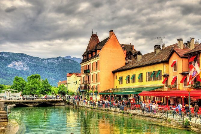 Private Trip from Geneva to Annecy in France - Transportation and Comfort