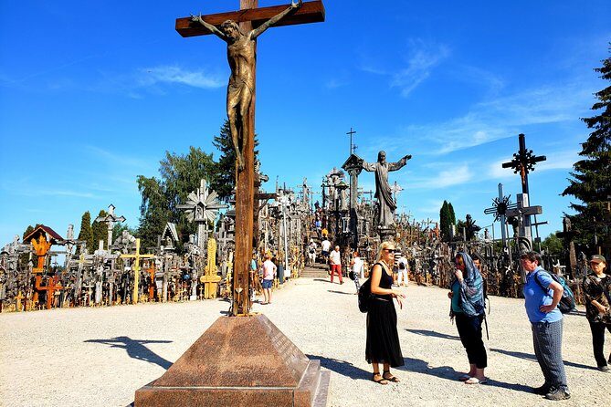 Private trip - Hill of Crosses / 2 countries in 1 day - Transportation and Comfort