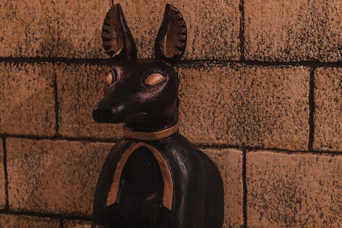 Private Tutankhamun's Tomb Live Escape Room in Berlin - The Role of Technology and Auto-Help in the Experience