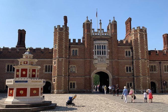 Private Vehicle To Hampton Court Palace From London With Admission Tickets - Analyzing the Value