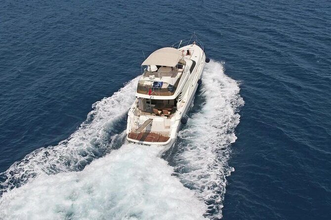 Private VIP Motoryacht Charter in Bodrum For 6 Hours With Lunch - The Amenities and Included Perks