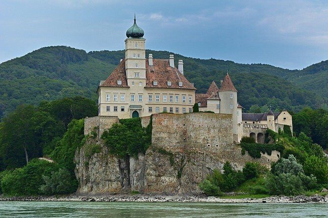 Private Wachau Valley & Danube River Tour from Vienna - Transportation & Group Size