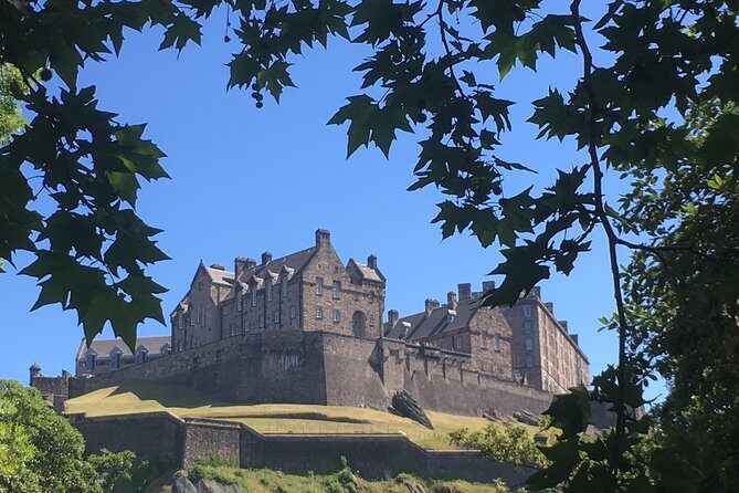 Private Walk: Edinburgh Old Town and New Town - The Itinerary in Detail