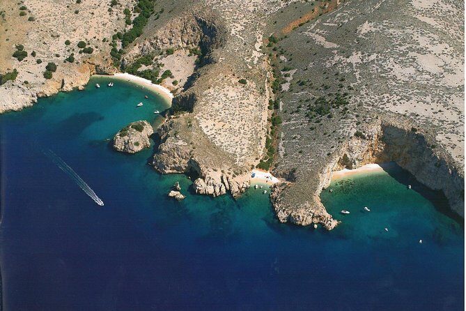 Private Wild Bays Boat Trip with Captain Bobo - The Experience from the Travelers Perspective