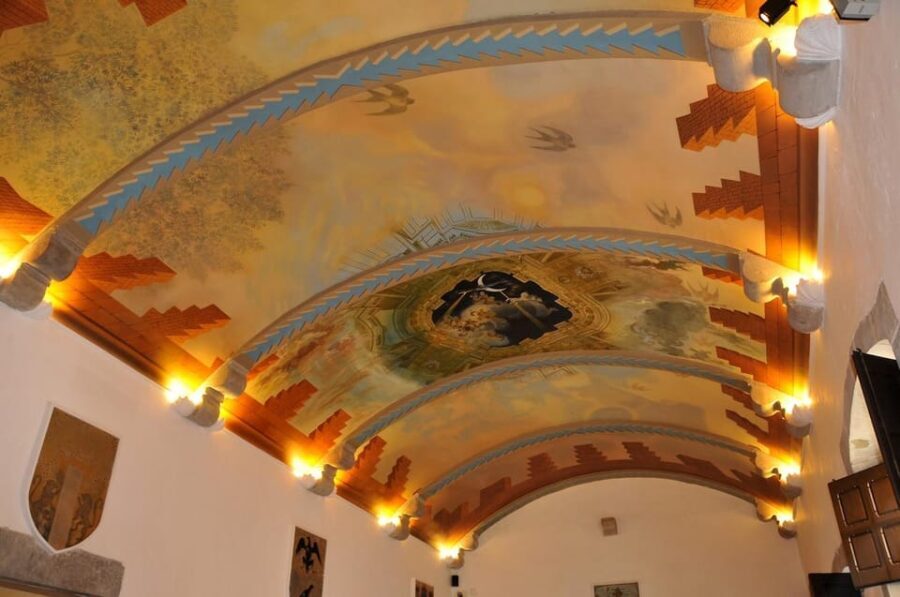 Púbol: Gala-Dalí Castle Entry ticket - Who Would Love This Experience?