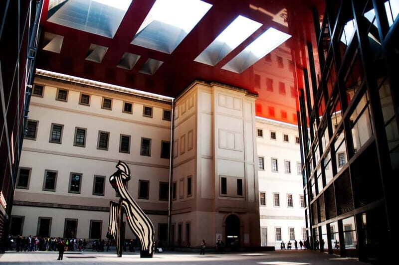 Reina Sofía Museum - Guided tour IN ITALIAN with family discount. - Value and Practical Tips