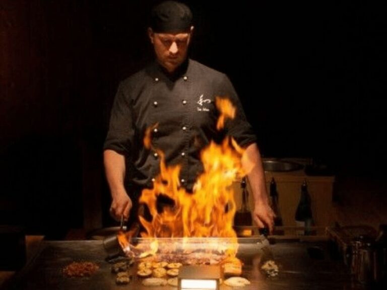 Reykjavík: 7-Course Teppanyaki Tasting Menu with Fire Show - Who Would Enjoy This Experience?