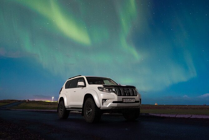 Reykjavik Private Northern Lights Tour with Pro Photographer - What Makes This Tour Stand Out?