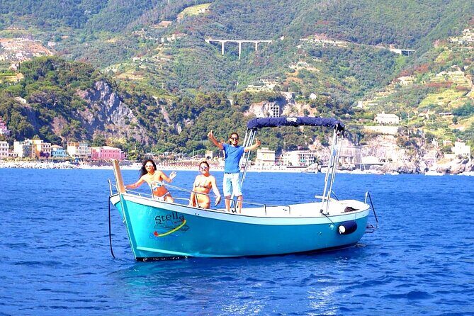 Riomaggiore : experience from the sea with focaccia and wine - The Guide & Atmosphere