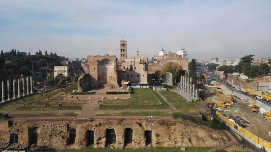 Rome: Colosseum Arena and Ancient Rome Guided Tour - Discovering the Heart of Ancient Rome