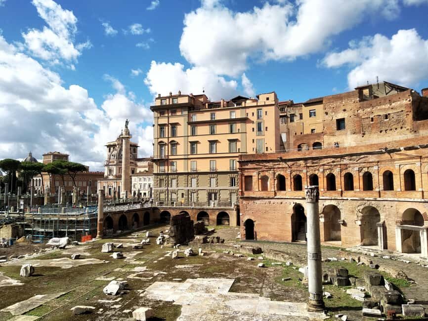 Rome: Guided outdoor tour from the Colosseum to the Imperial Fora. - The Highlights of the Tour