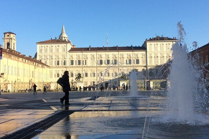 Royal Palace and Shroud Chapel with local Guide & ticket - The Royal Palace of Turin: A Glimpse into Noble Grandeur