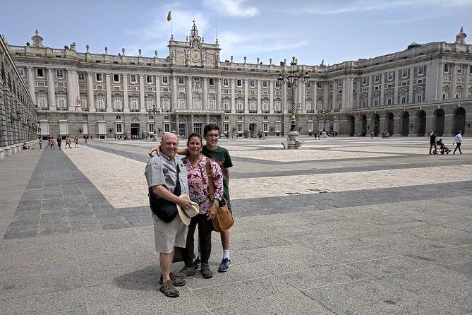 Royal Palace of Madrid private tour - The Guide’s Role: Knowledge and Personalization