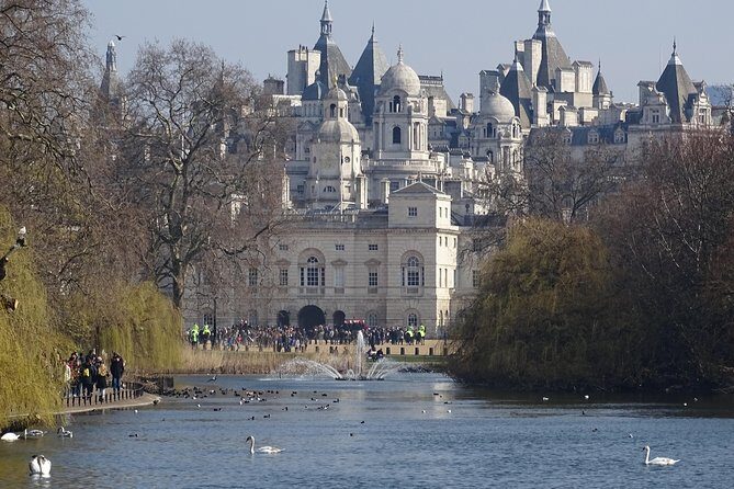 Royal Tour of St James', Parks, Palaces and Royal intrigue - Who Will Love This Tour?