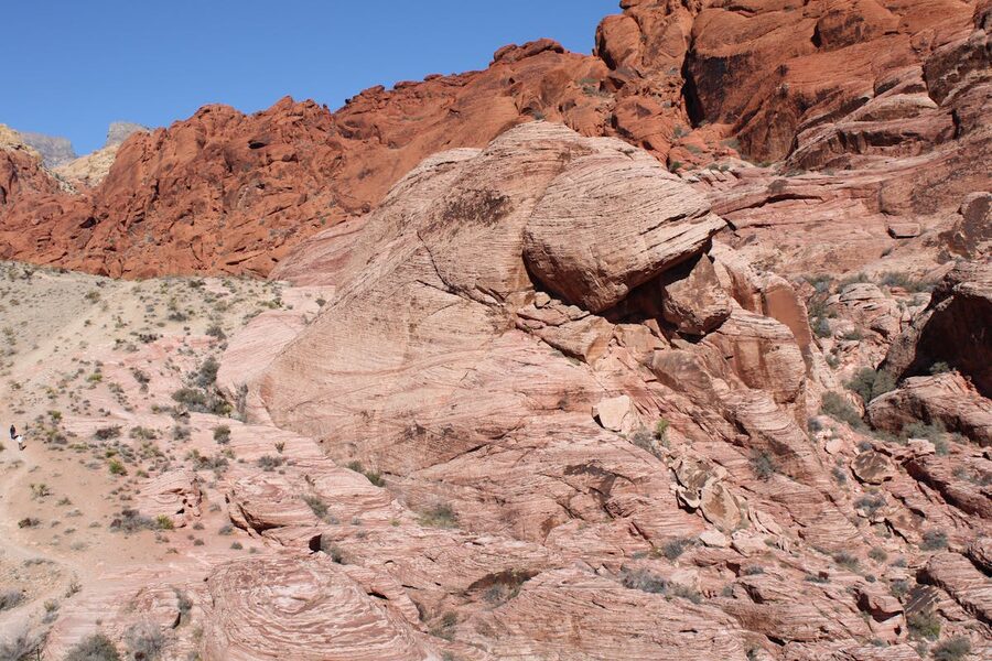 Majestic red rocks and arid landscapes at Red Rock Canyon