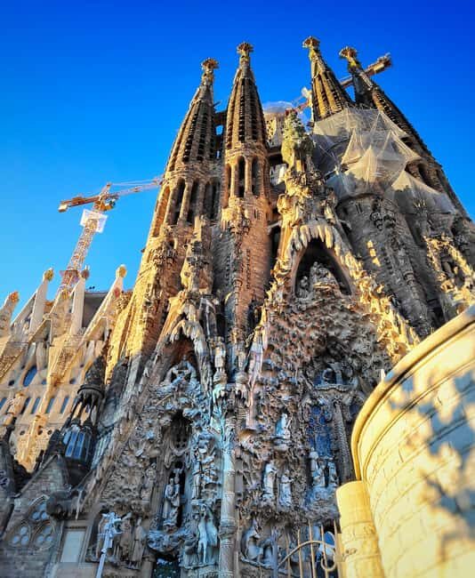 Sagrada Familia Private/Small Group Tour with an architect - Practical Details and Value