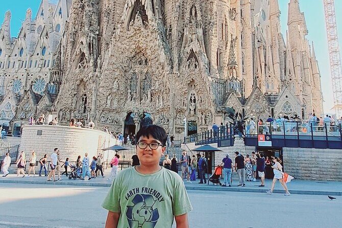 Sagrada Familia Skip The Queue With Audio Guide Tour - Authenticity and Real Experience