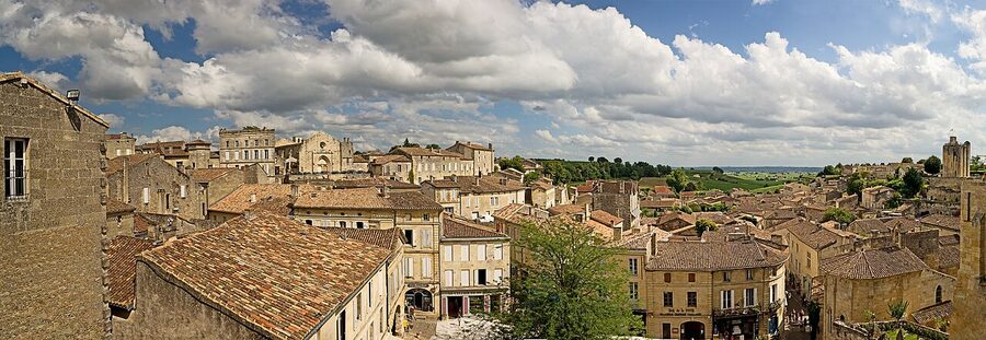Saint-Emilion panorama Gironde village vineyards Right Bank