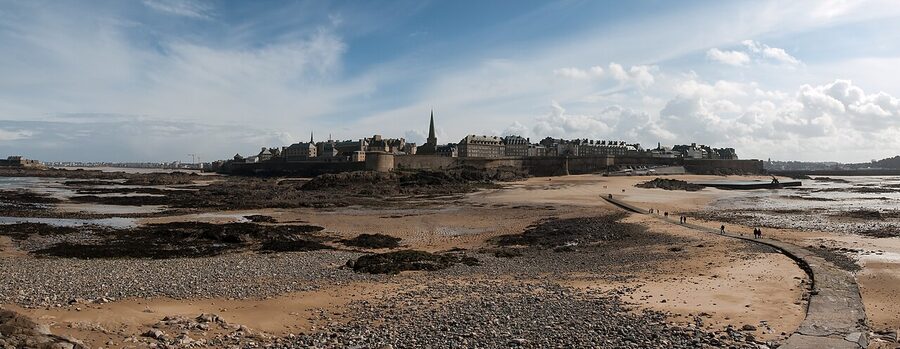 Saint-Malo spring tide with waves crashing against the ramparts