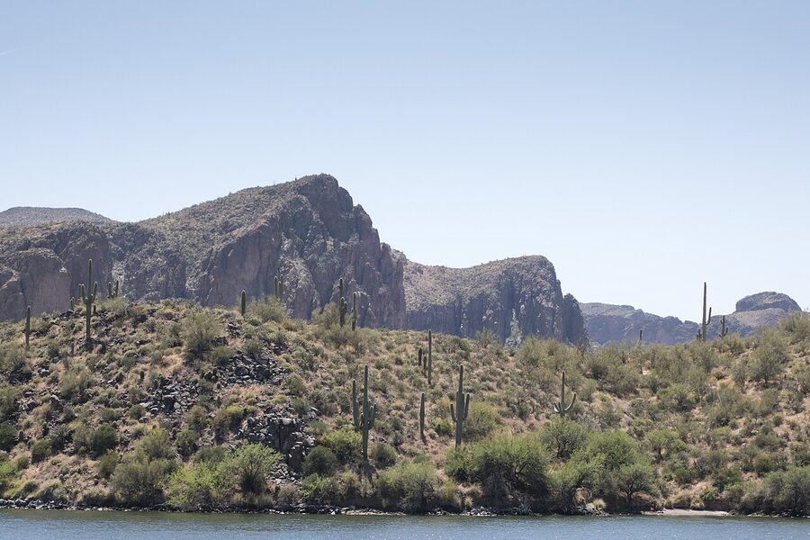 Saguaro Lake with the Superstition Mountains behind