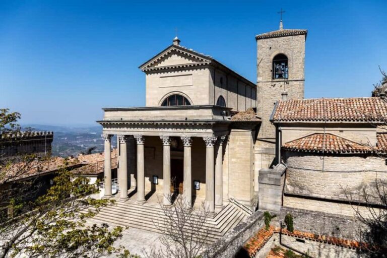 San Marino: Private Historical City Center Walking Tour - Climbing to the Towers and Panoramic Views