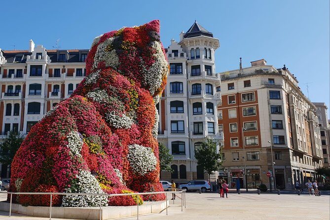 San Sebastian, Bilbao & Guggenheim Tour from Biarritz - Transportation & Group Size