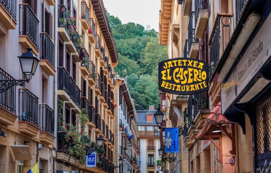 San Sebastian: City Highlights Guided Walking Tour - What to Expect from the Tour Experience