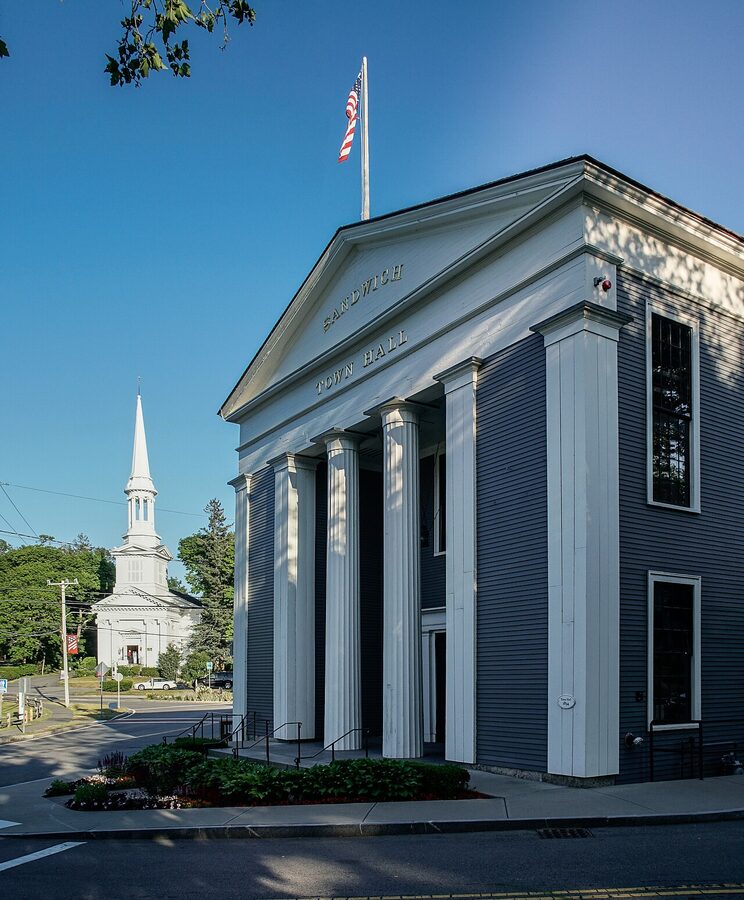 Sandwich Massachusetts town hall and church