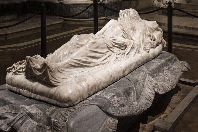 Sansevero Chapel Tour with Ticket and Historic Center - Visiting the Basilica di Santa Maria Maggiore alla Pietrasanta