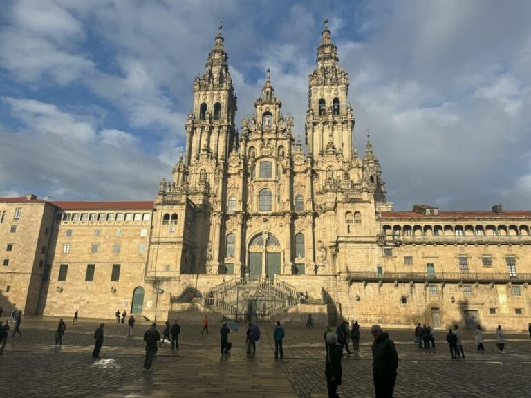 Santiago de Compostela: City tour and typical galician meal - Exploring Santiago de Compostela in Detail