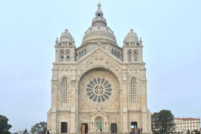 Santiago de Compostela & Viana do Castelo from Porto - What’s Included & What’s Not