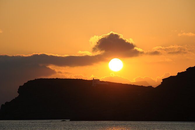 Santorini 5 Hour Private Oia Tour & Lunch/Dinner at a Local Farm - The Sum Up