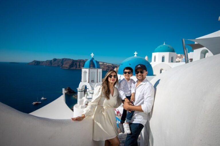 Santorini Family Photoshoot (Oia Village) - What to Expect During the Photoshoot