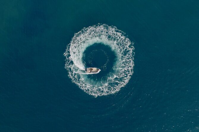 Santorini Rent a Boat - License free private cruise - Daily Itinerary Breakdown