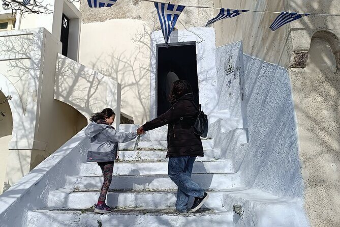 Santorini Semi-Private Small Group Sightseeing Tour - Who Is This Tour Perfect For?