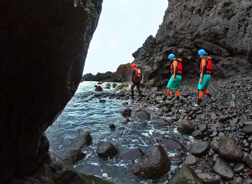 São Miguel: Coasteering Experience in Caloura - FAQ