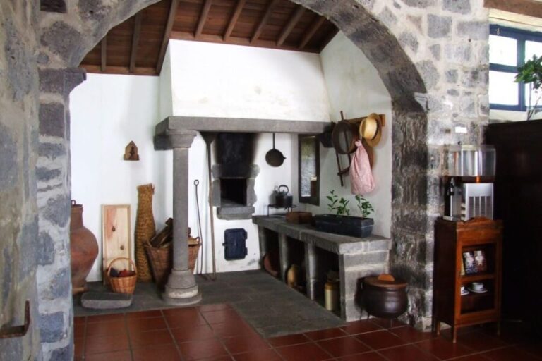 São Miguel: Full-Day 4WD Jeep Tour to Furnas with Lunch - The Journey Begins: Scenic Coastal Drive & Vila Franca do Campo