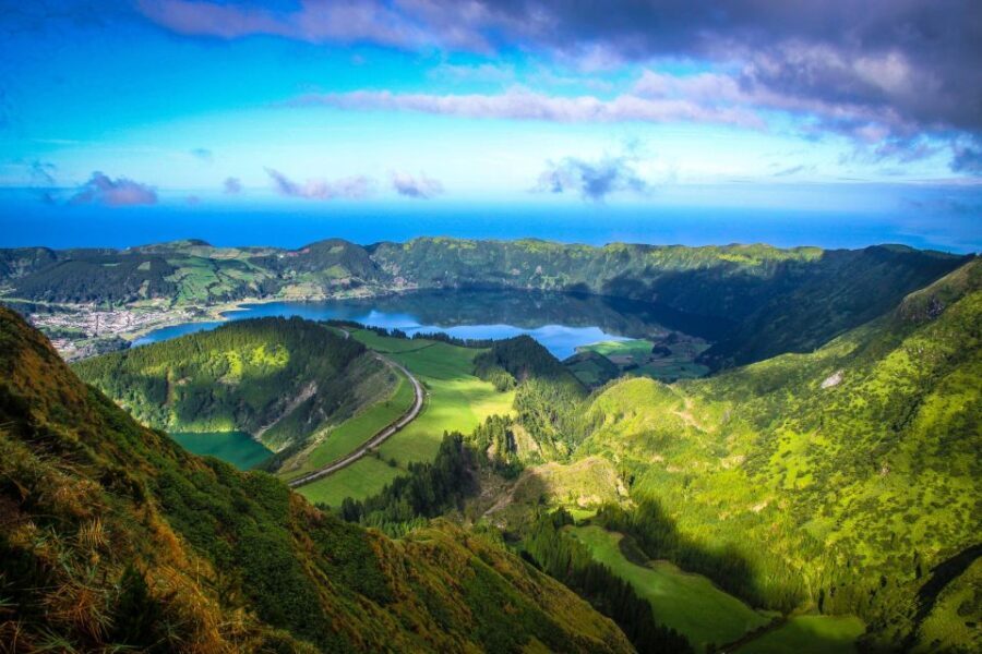 São Miguel: Sete Cidades and Crater Lakes Hike - Scenic Walks Through Lush Forests and Pastures