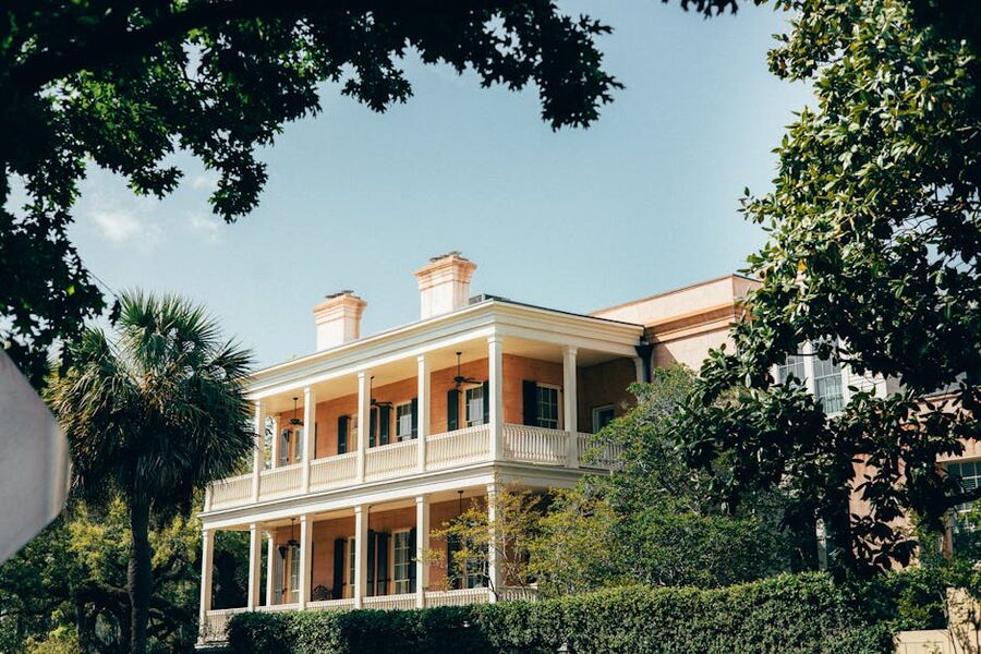 Savannah historic Southern mansion surrounded by greenery